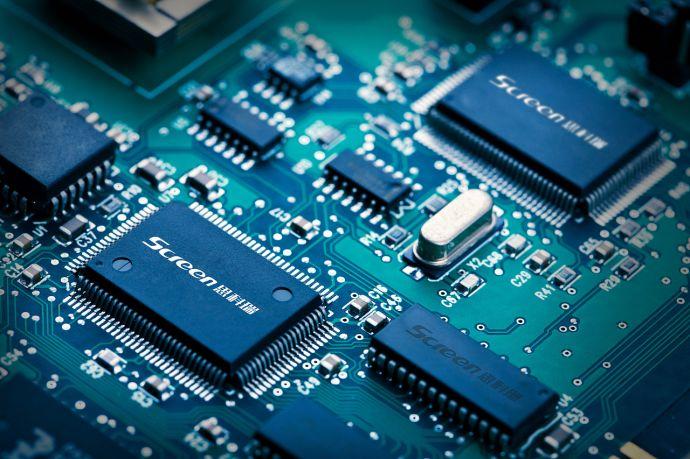 China to boost integrated circuit, microelectronics industry - Xinhua ...
