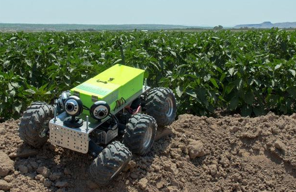 Across China: 5G-enabled farming robot launched in east China - Xinhua ...